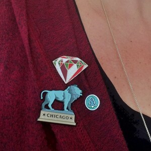 Art Institute Chicago Lion Enamel Pin – Talk About a Proud Chicago Pin ...