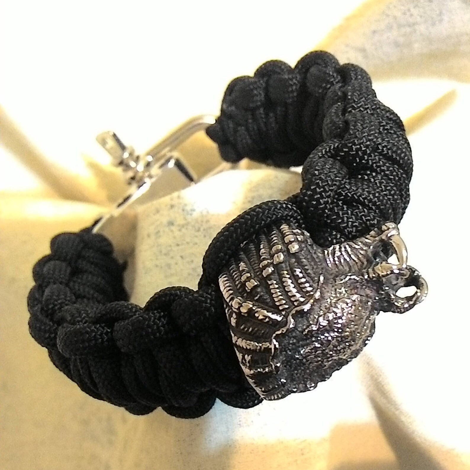 The Predator / Yautja Clan Paracord Bracelet / the Predator Bracelet - Etsy
