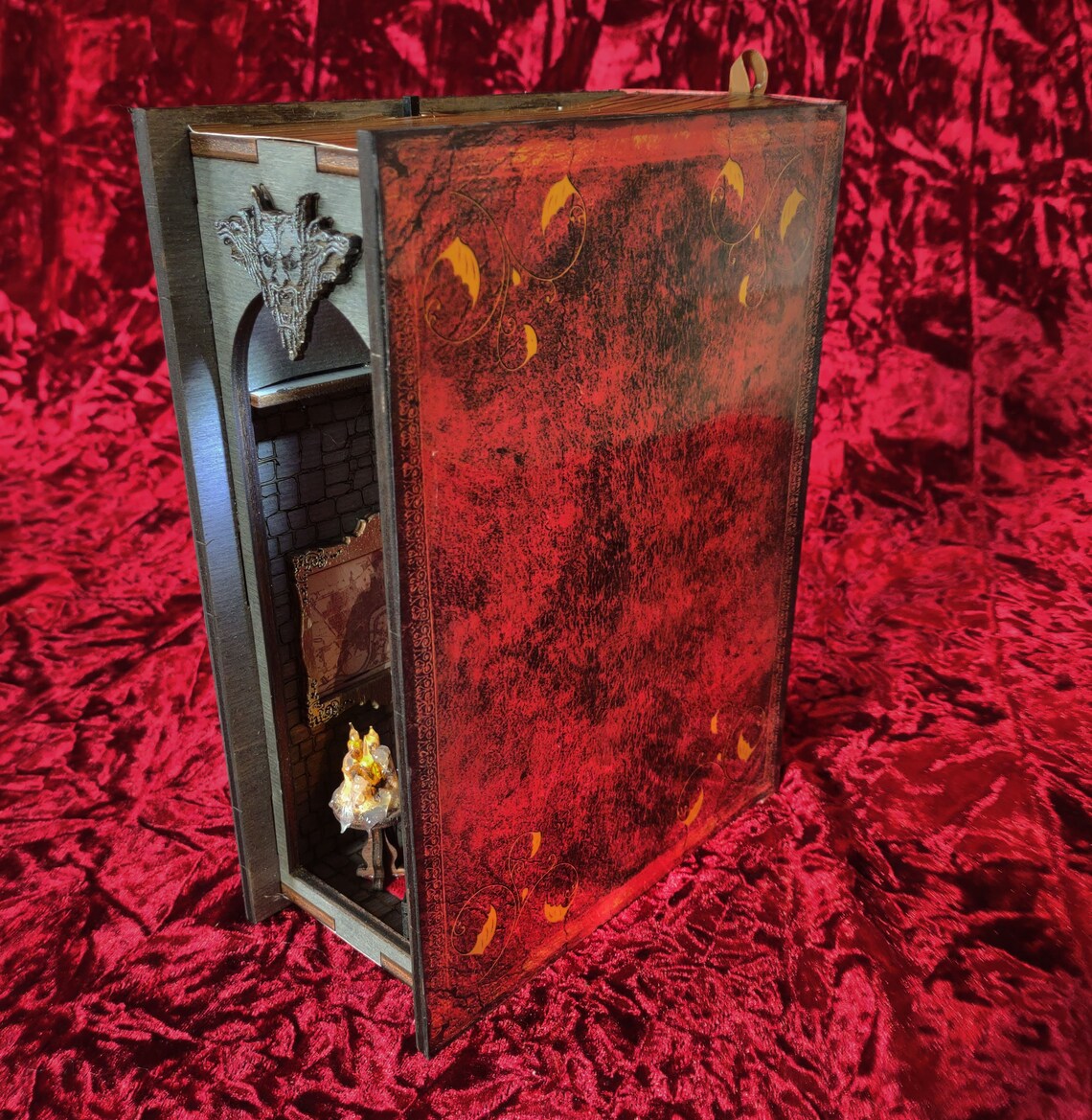 Dracula Diorama Bookshelf Insert - Etsy