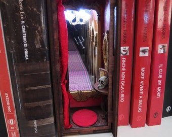 Book Nook Haunted House Bookshelf Insert With Led Ghost Figurine in Hat ...