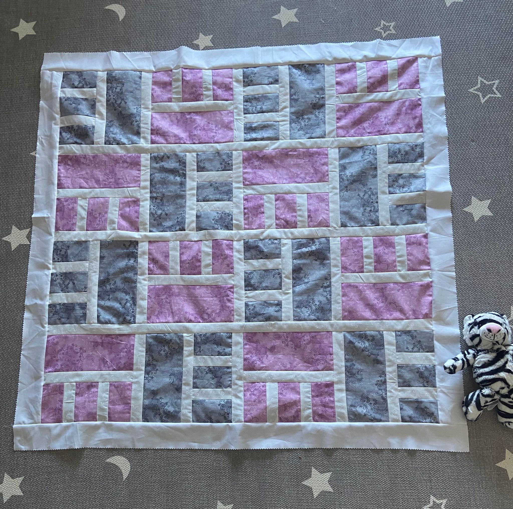 PDF Baby / Cot / Crib Quilt Pattern ... Quick and Easy ... Layer Cake ...