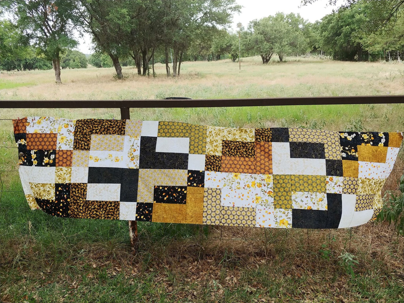PDF Bed Runner Quilt Pattern ... Quick and Easy ... Layer Cake Friendly ...