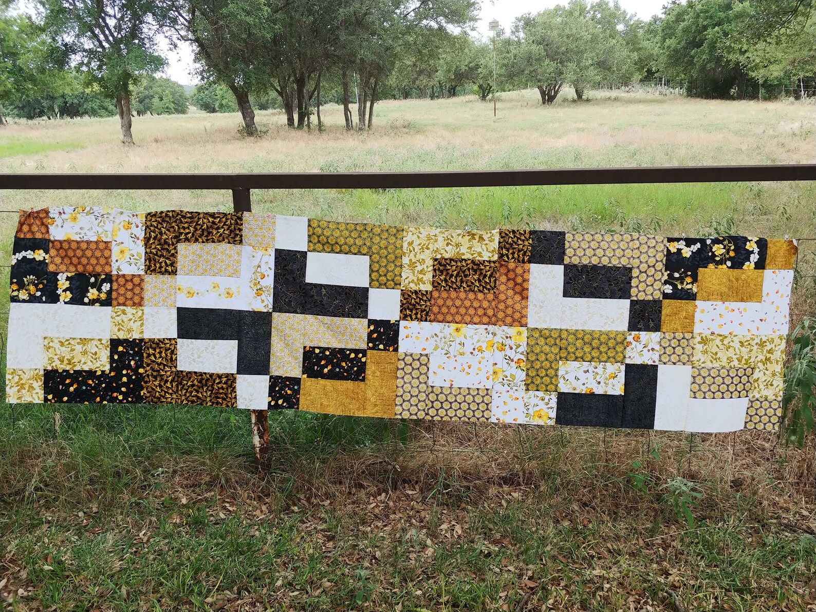 PDF Bed Runner Quilt Pattern ... Quick and Easy ... Layer Cake Friendly ...