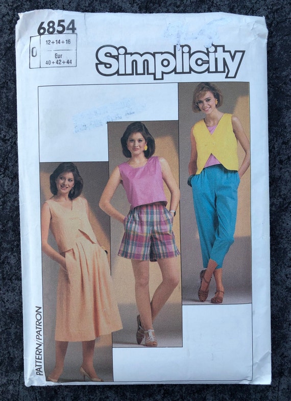 Simplicity 6854 Women's skirt cropped pants and shorts with envelope ...