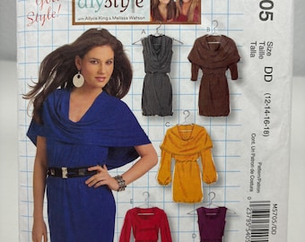 Mccall's 8860 Uncut FF Misses Size Small Robe With Button or Zip Front ...