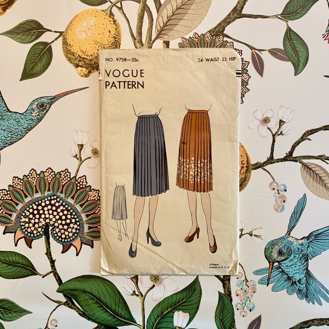Vogue Sewing Pattern No 9758 / Skirt Pattern / 1940s / Rare / Waist 24 ...