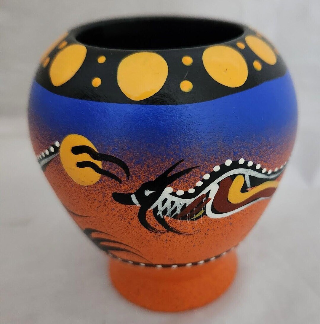 Australian Aboriginal Kangaroo Small Pottery Vase Signed Koruna Suzie ...