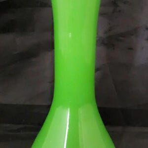 Vintage Blown Glass Ruffled Fluted Green Bud Flower Vase Decor White ...