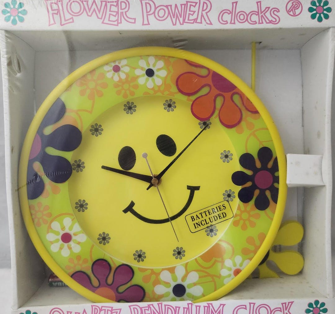 Vintage Flower Power Wall Clock Quartz Pendulum Yellow Groovy Overocean ...