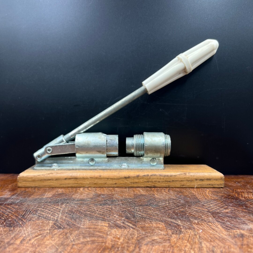 Vintage Reed's Rocket Heavy Duty Mechanical Nut Cracker - Etsy