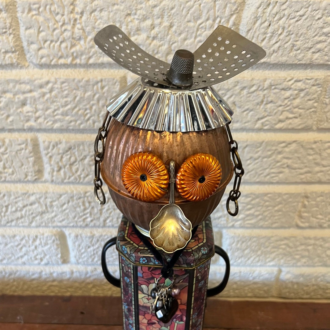 Tea Tin Robot Made From Reclaimed Repurposed and Re-used - Etsy