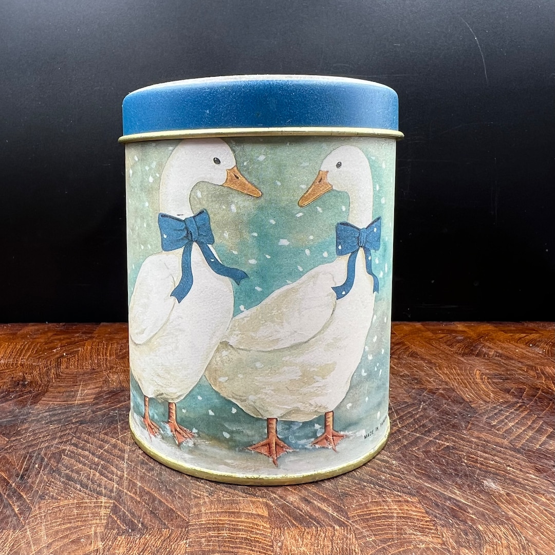 Iconic Vintage Winter Geese Collectable Tin - Etsy