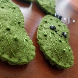 All Natural Wool Felt Ornament - Pickle - Weihnachtsgurke - Etsy