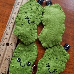 All Natural Wool Felt Ornament - Pickle - Weihnachtsgurke - Etsy