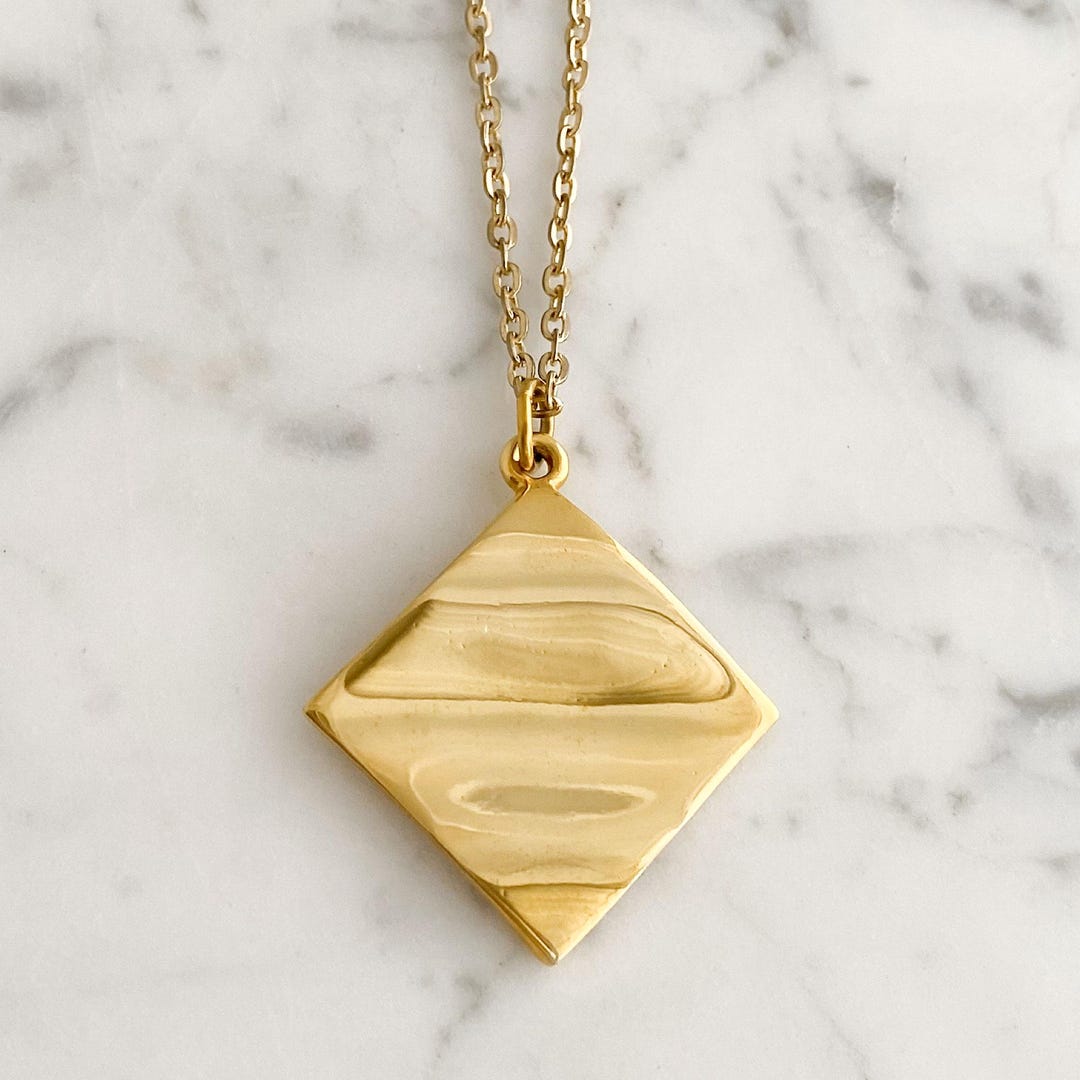 Vintage Minimalist Gold Wave Pendant Necklace, Diamond Shaped Square ...