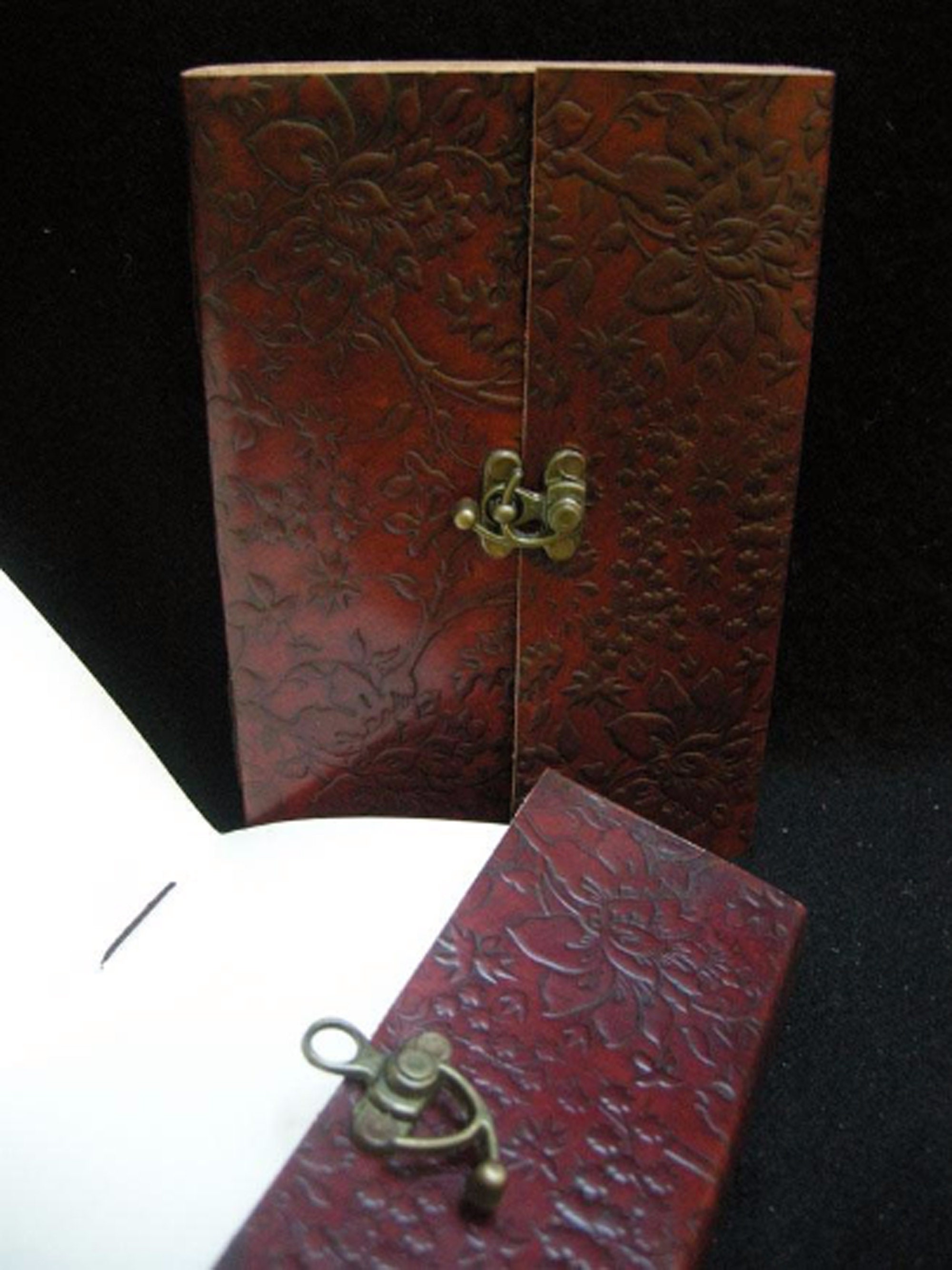 A5 Handmade Leather Journal Diary - Honeysuckle Pattern With Brass ...