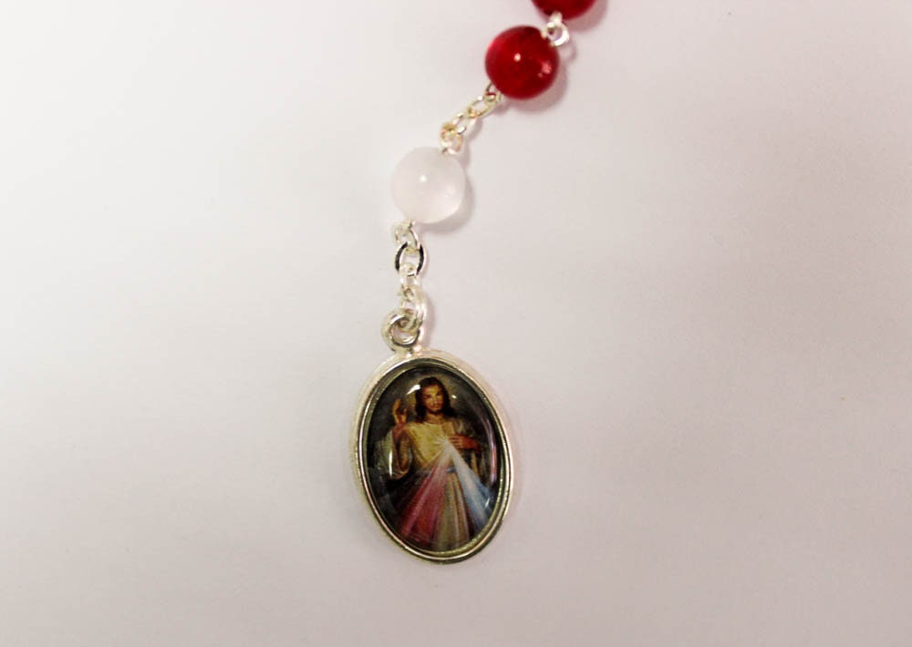 Chaplet of Divine Mercy Red and White Beads, Divine Mercy Chaplet ...