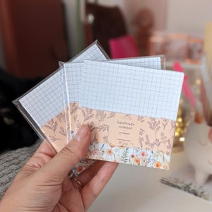 Memo Notepad, Grid Pattern and Wildflowers, Delicate Aesthetic Memo ...