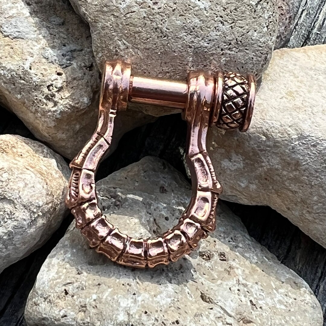 Spine CG Paracord Shackle - Etsy