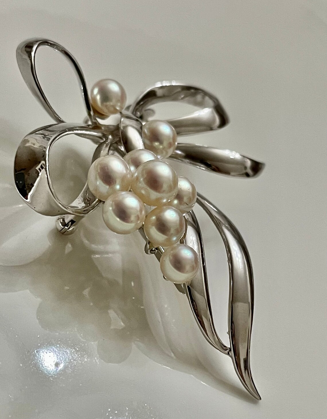 Beautiful bridal silver bow pendant brooch dangling with | Etsy