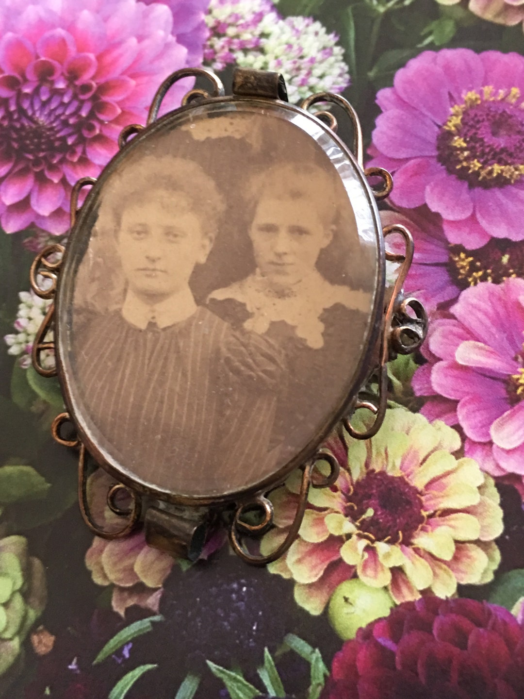Victorian Mourning Brooch With Thick Glass in Rose Rolled Gold. Circa ...