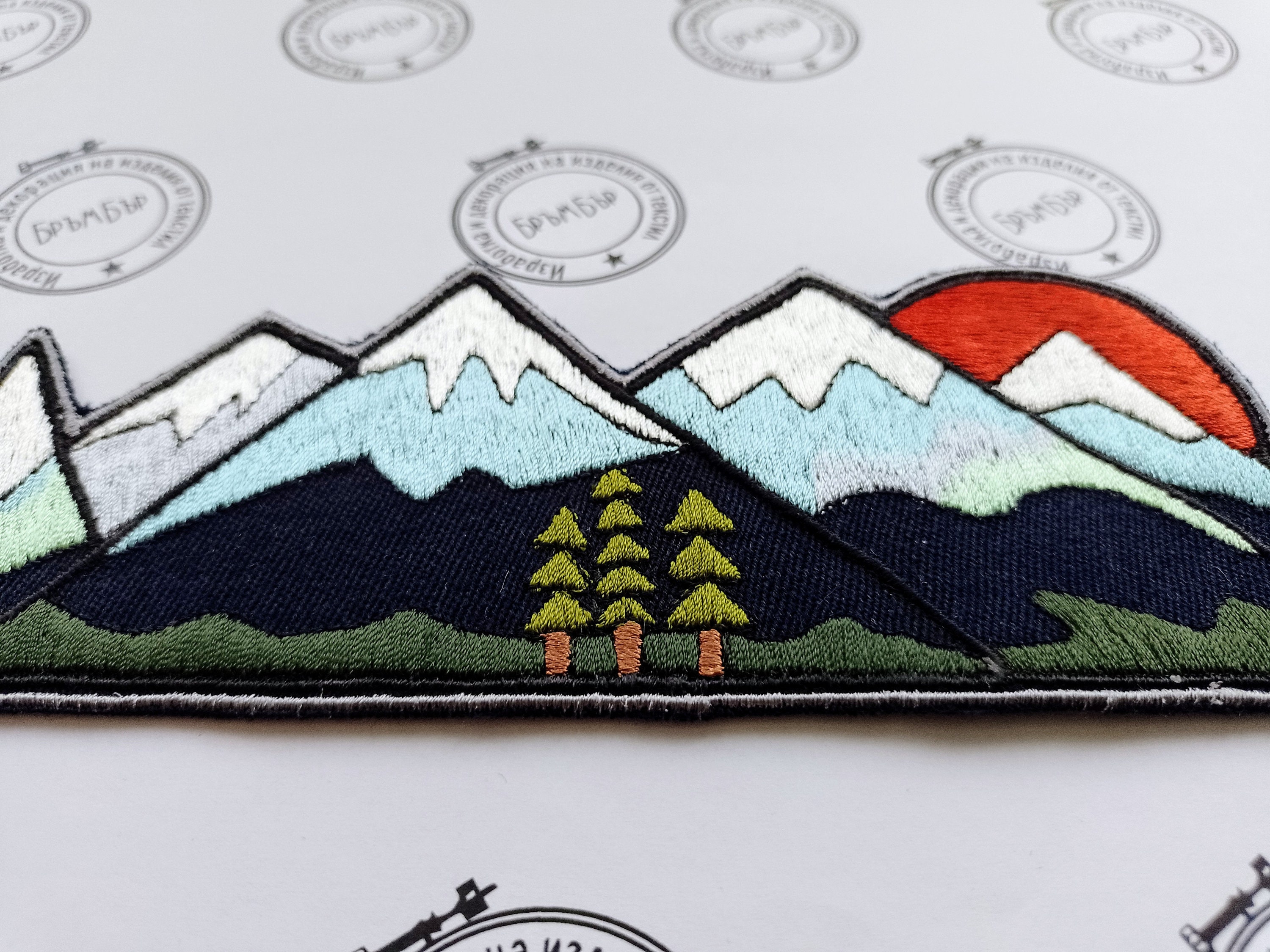 Freehand Treadle Sewing Machine Embroidered Big Mountain Applique Sew ...