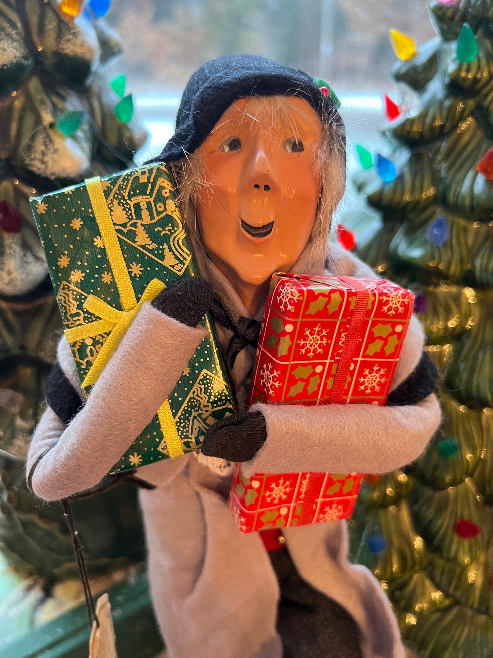 A Christmas Carol - 1992 Happy Scrooge, Second Edition Vintage Caroler ...