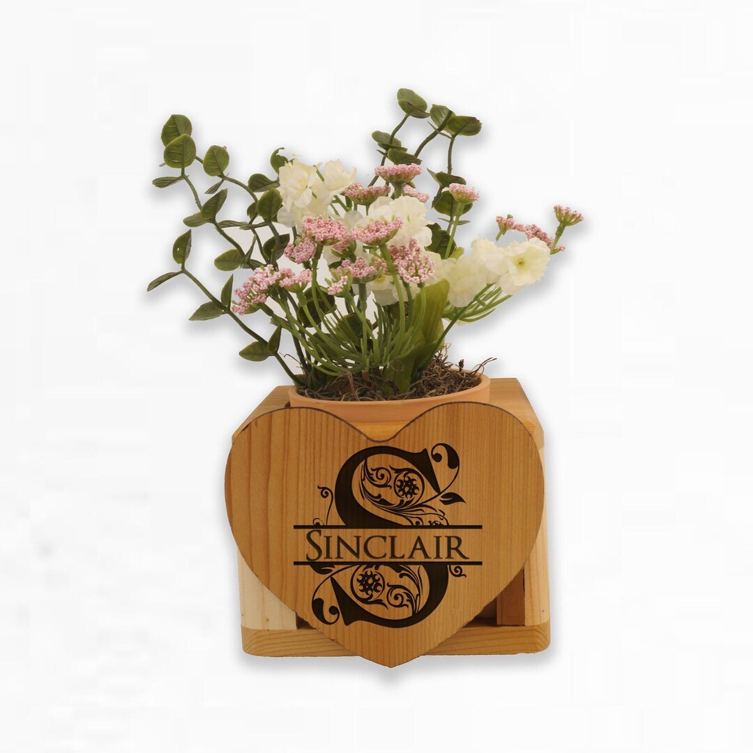 Personalized Cedar Planter, Split Font, Mother's Day Gift, Family Name ...