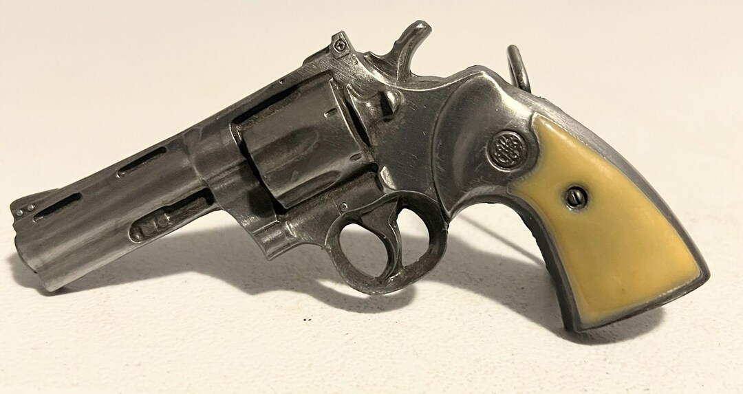 1978 Gun Revolver Belt Buckle Alt-style Vintage Individualist Enamel ...