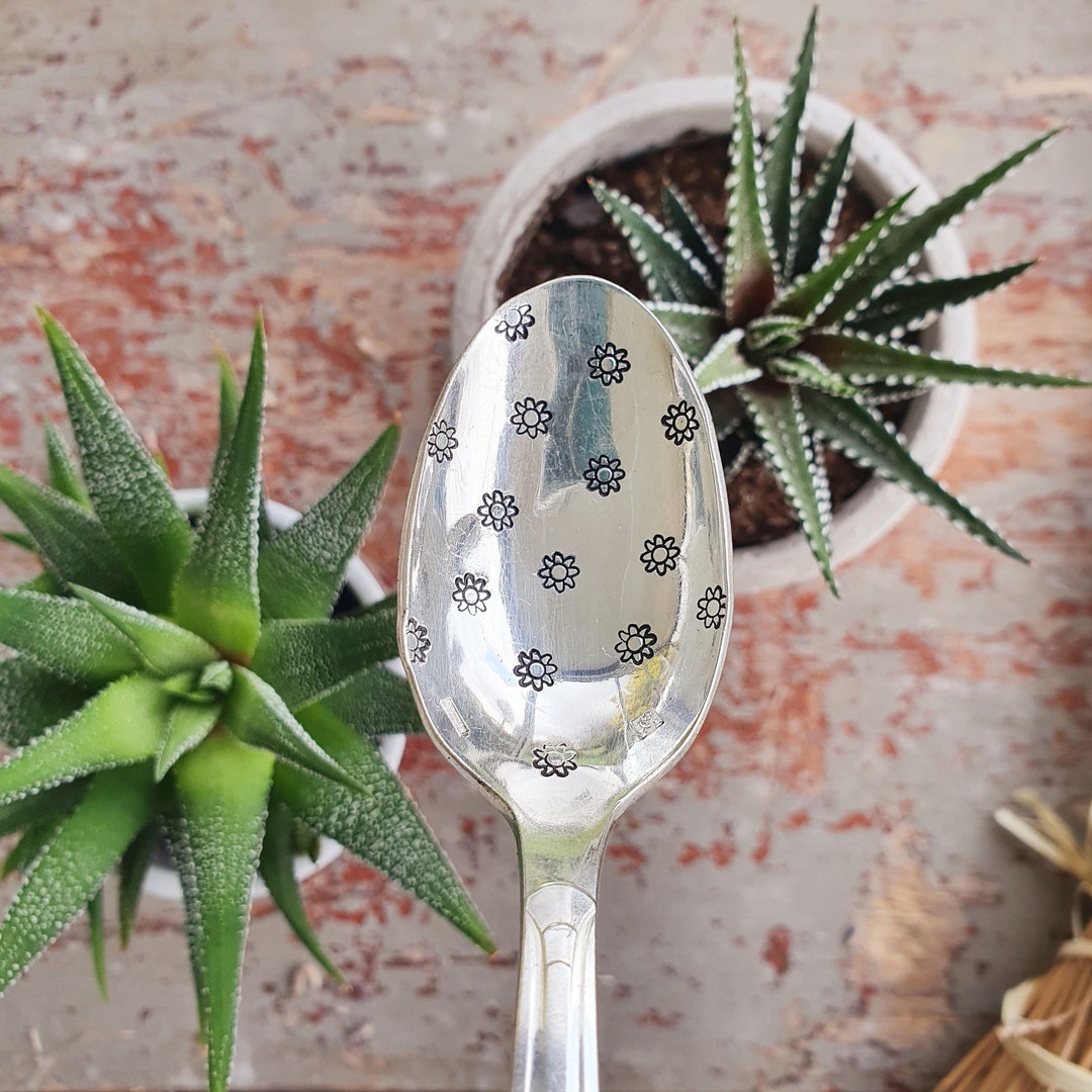 Engraved Flowers Teaspoon Flowers and Nature Theme Vintage Engraved ...
