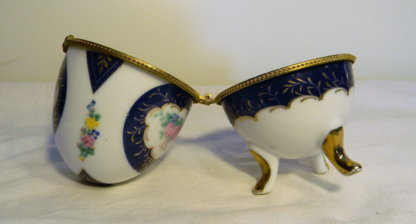 Boîte de babiole articulée en forme doeuf vintage avec des - Etsy France