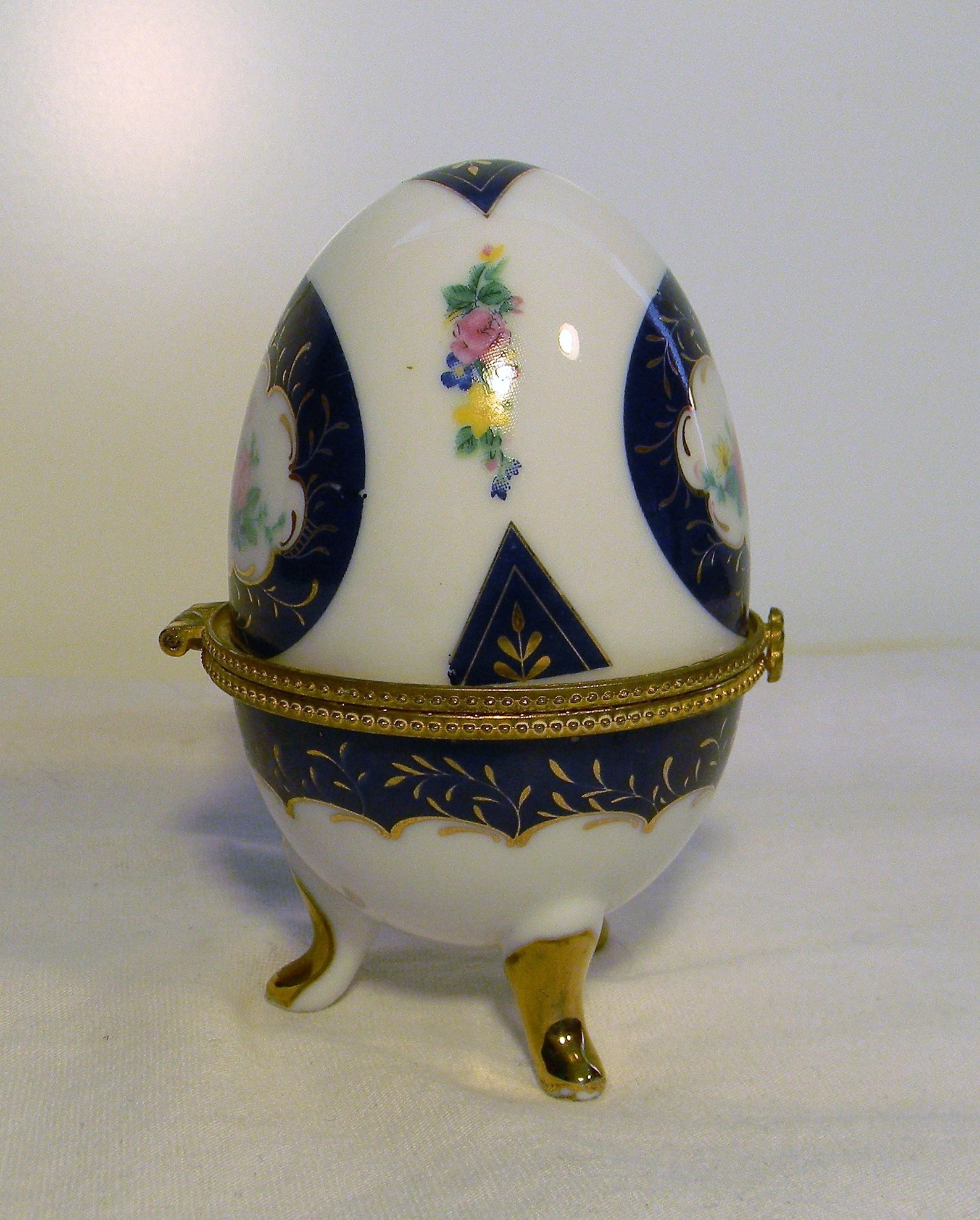 Boîte de babiole articulée en forme doeuf vintage avec des - Etsy France