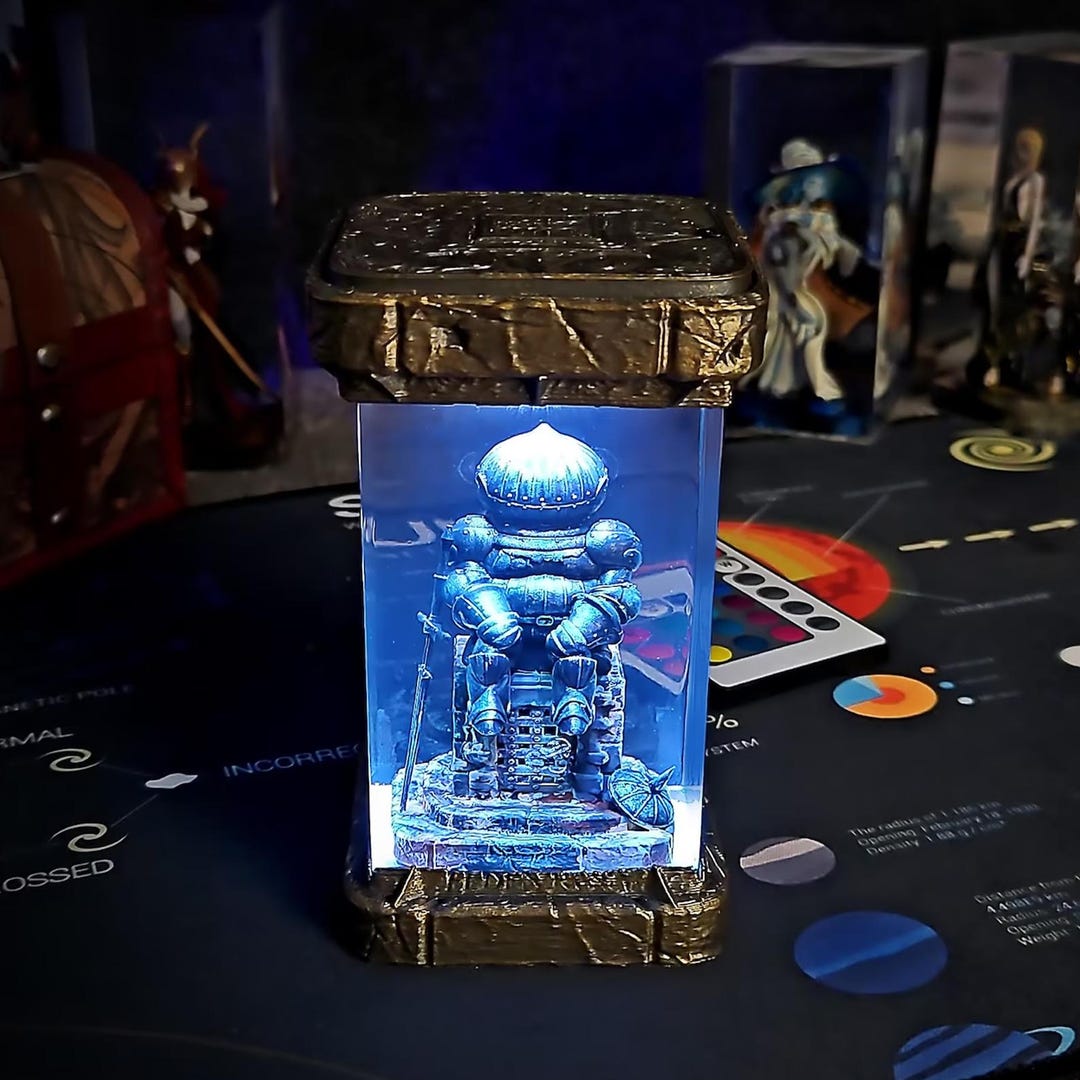 Sie.g/m.eyer of Ca.tari.na Onion Knight Custom Epoxy Resin Art Lamp ...