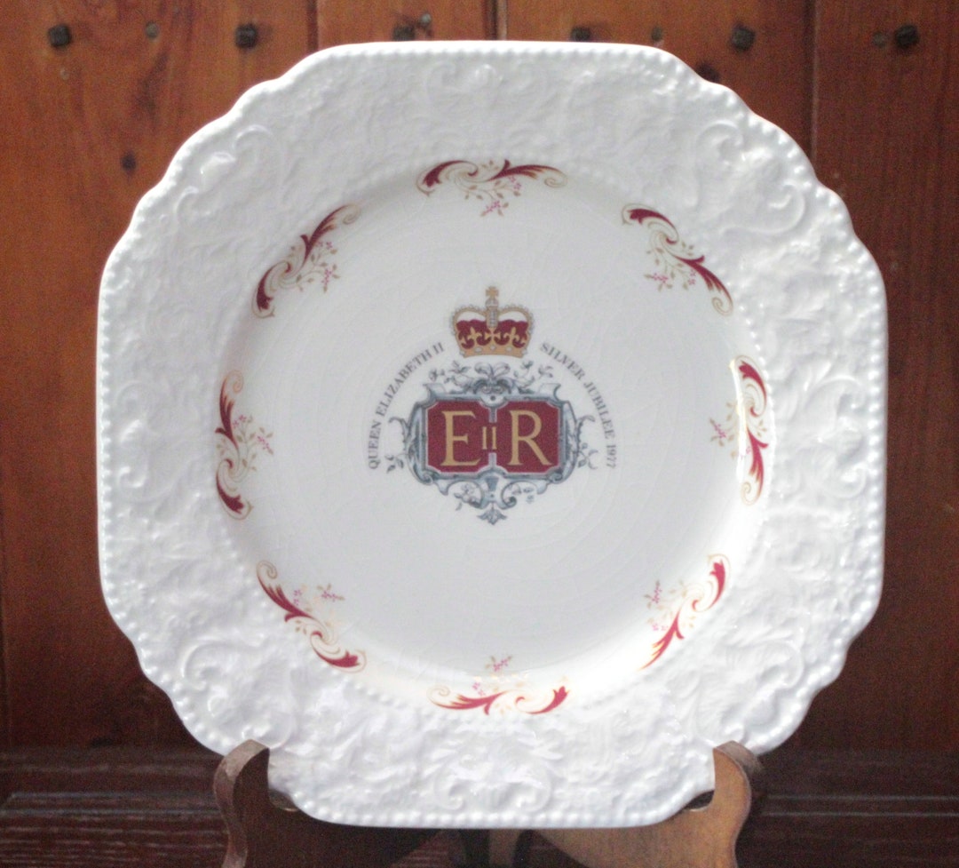 Vintage Elizabeth II Silver Jubilee Plate 1952 - 1977 by Lord Nelson ...