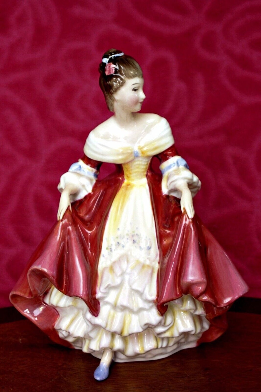 Vintage Royal Doulton Porcelain Lady Figurine 'southern Belle' - Etsy