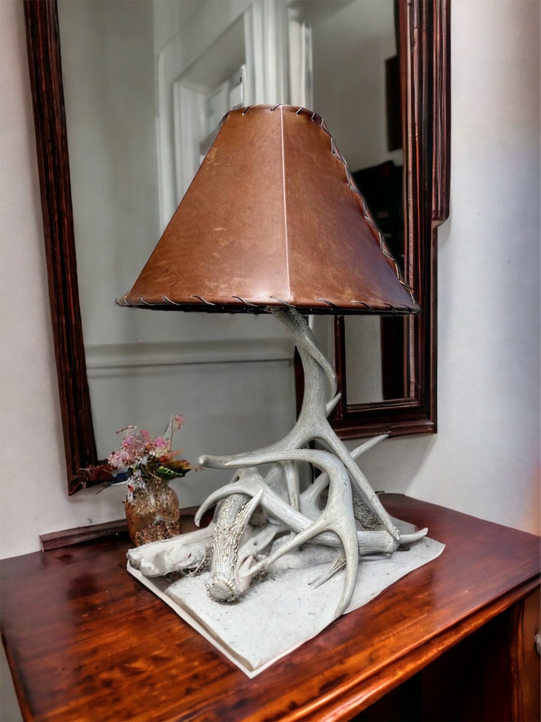 Real Deer Antler Lamp: Rustic Cabin Decor Table Lamp - Etsy