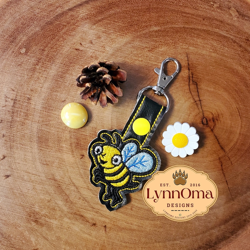 Bee Key Chain - Etsy