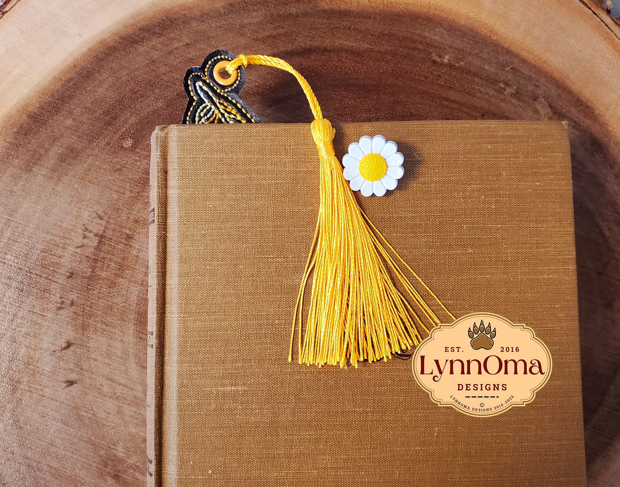 Embroidered Feather Bookmark Design: 4x4 Machine Embroidery (digital ...