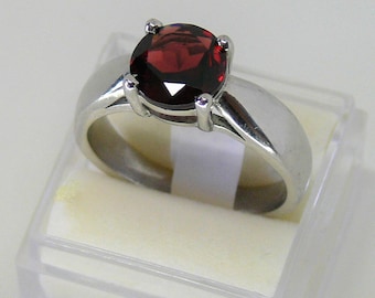 Pyrope Garnet Ring - Etsy