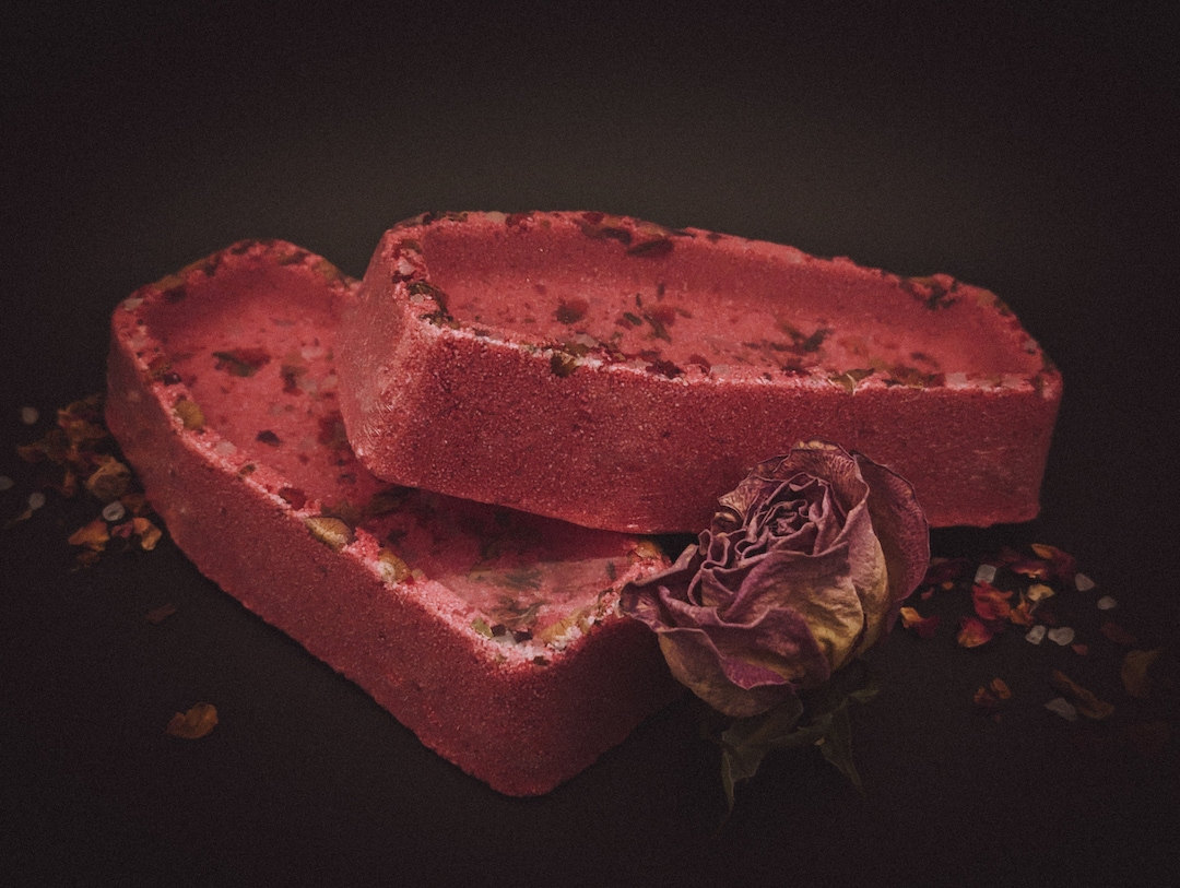 Bloody Rose Coffin Bath Bomb | Blood Bath | Bloody Effect | Rose ...