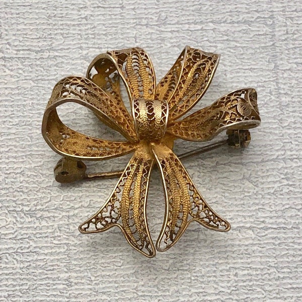 Gold Filigree Brooch - Etsy