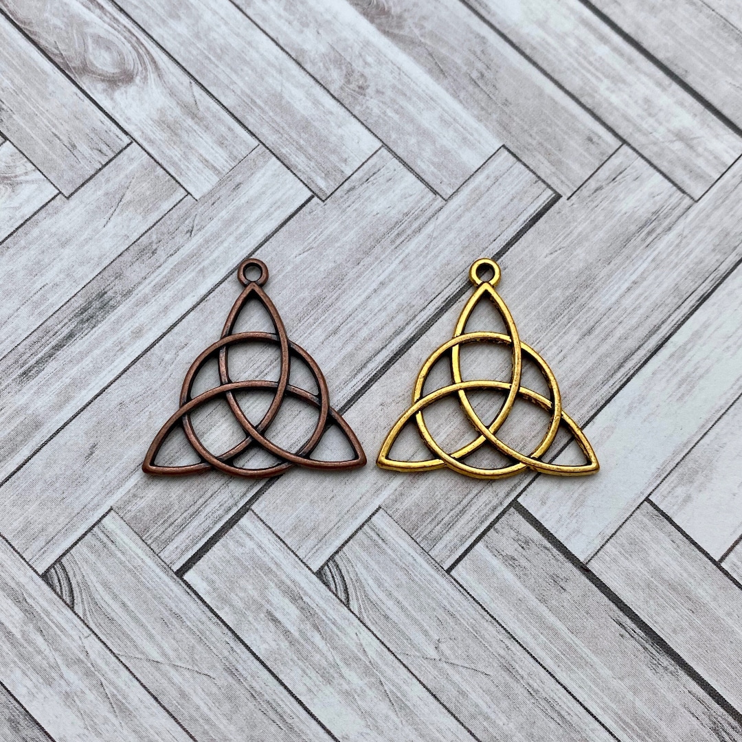 Metal Triskele or Trinity Knot Pendant (available in 2 Options) (MP212 ...