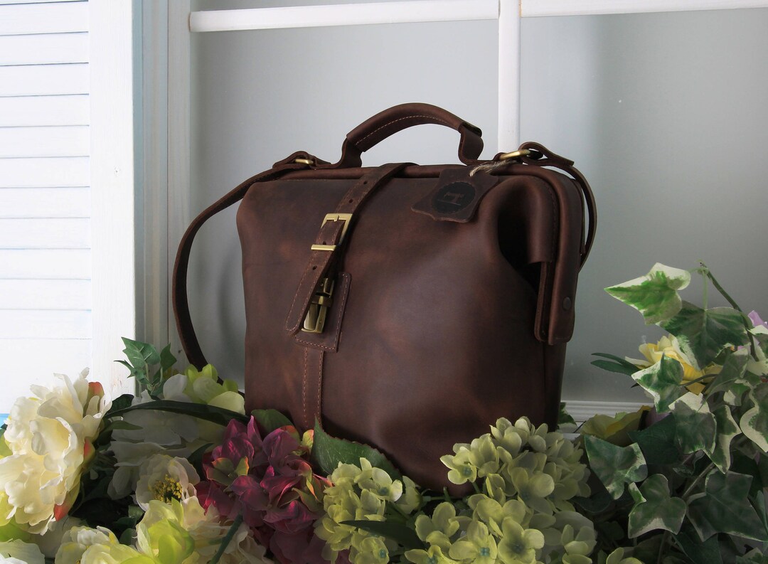 Handmade Leather Top Handle Purse: Stylish and Functional With ...