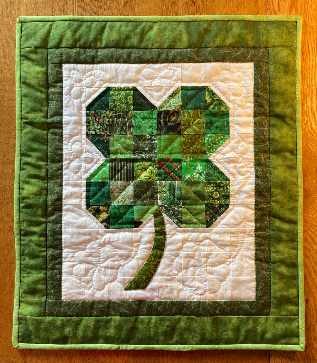 Hand-quilted Patchwork Four-leaf Clover Wall Art, Wall Hanging Quilt - Etsy