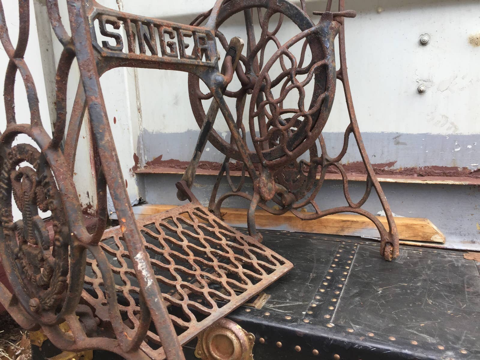 Vintage Antique Singer Treadle Sewing Machine CAST IRON BASE - Etsy