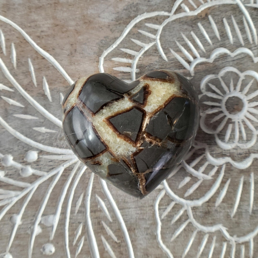 Septarian Nodule Puffy Heart Carving, Septarian Palm Stone ...