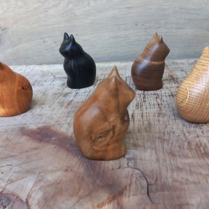 Small Wooden Figurines the Sitting Cat Little Wood Statue Hand Carved ...