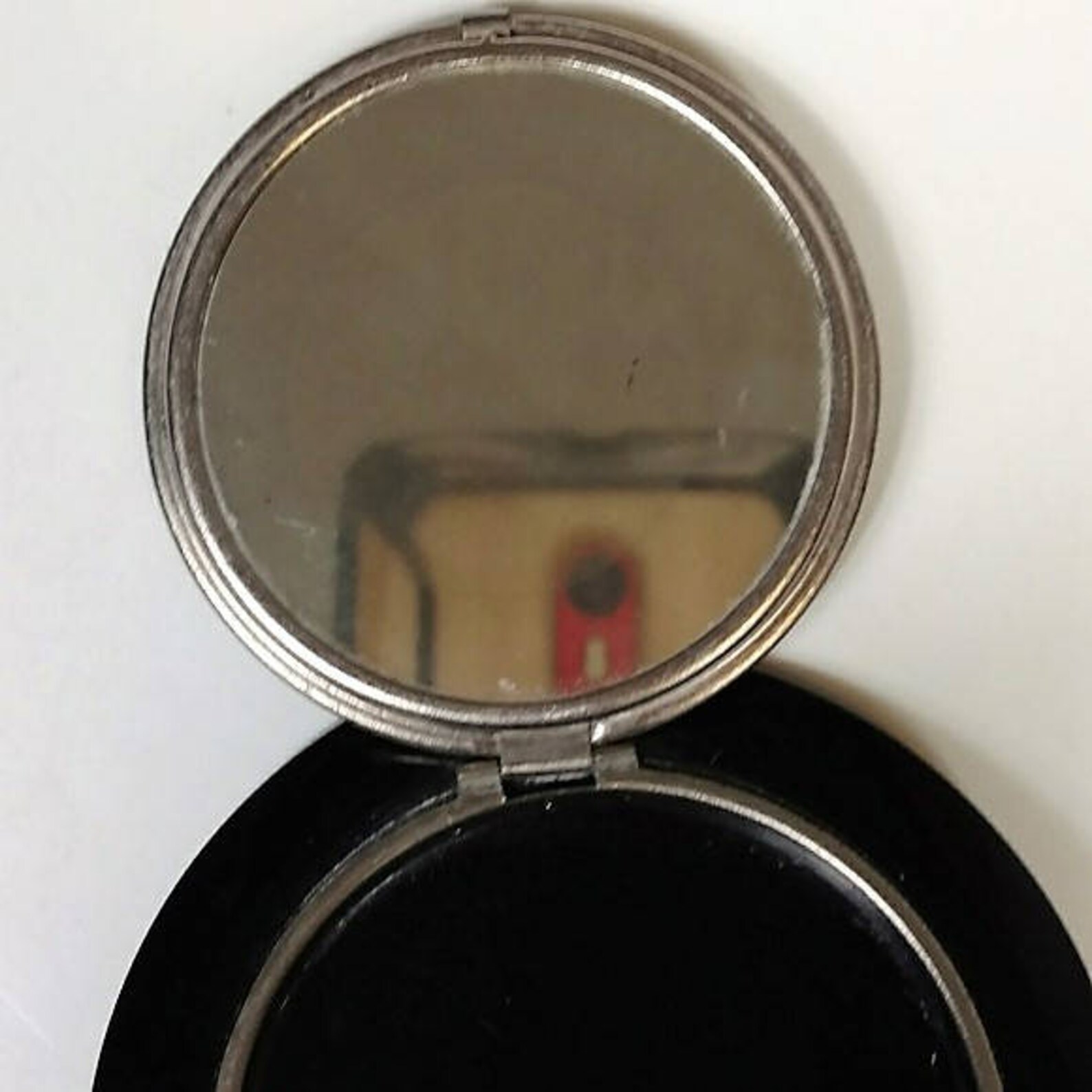 Vintage Bakelite Powder Compact With Roses Floral Design Makeup ...