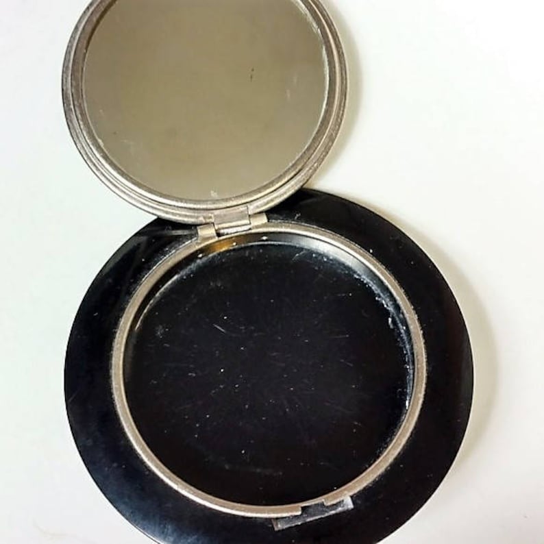 Vintage Bakelite Powder Compact With Roses Floral Design Makeup ...