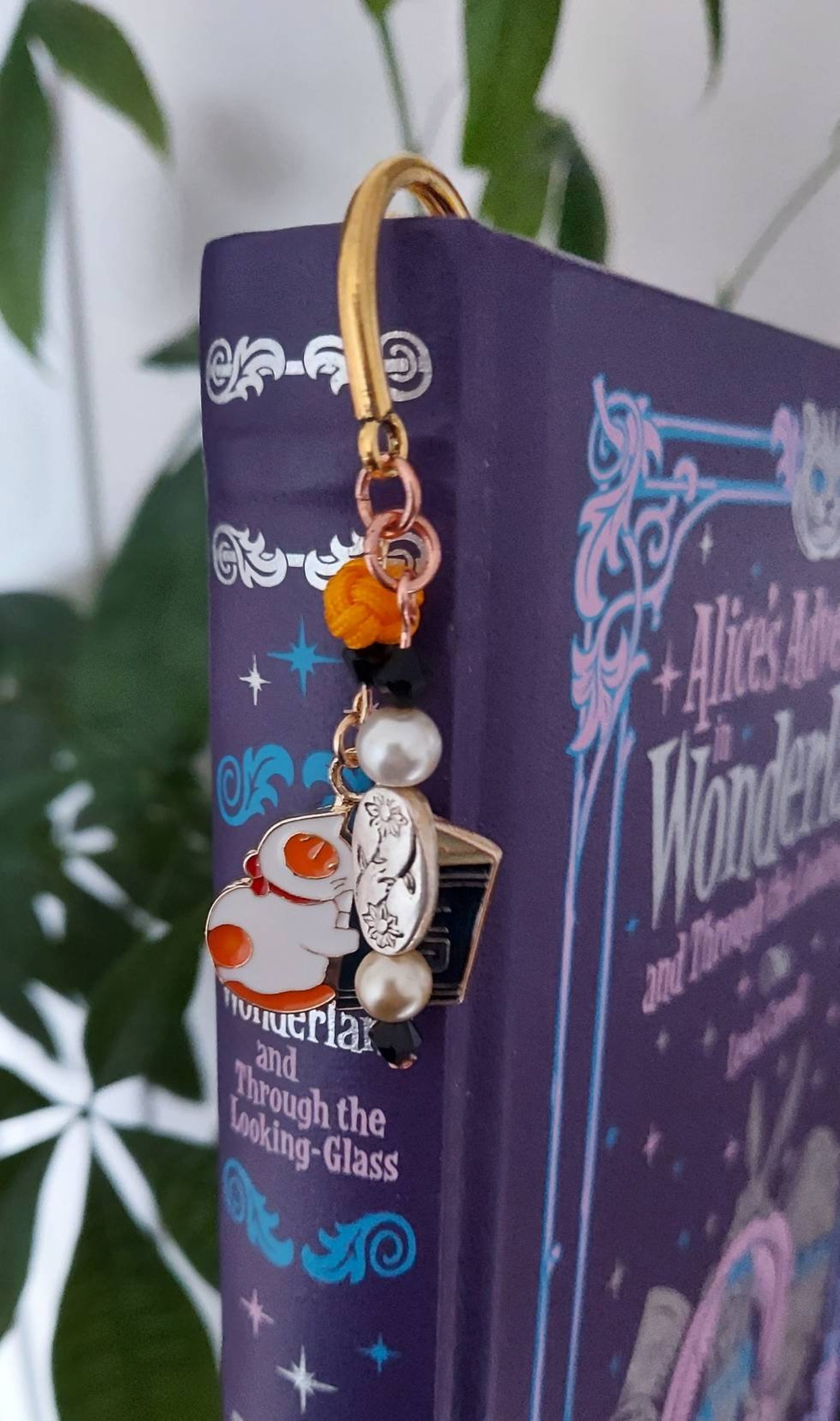 Orange Cat Reading a Book Bookmark Gold Metal Bookmark Cute - Etsy